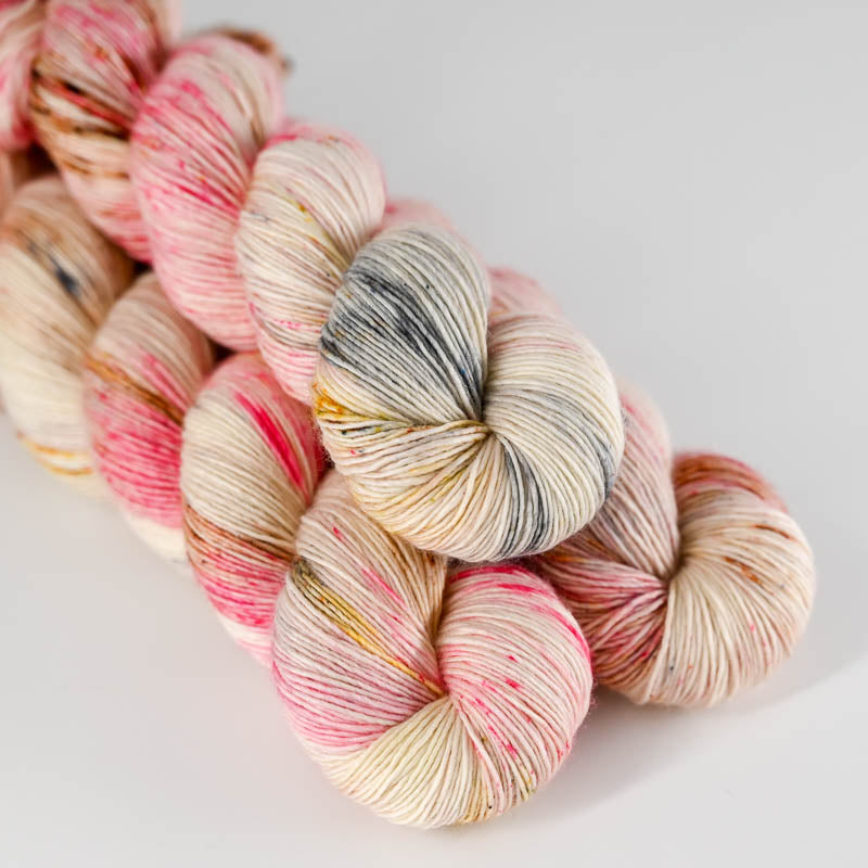 Sysleriget Merino Singles | Marie's Birthday Cake – Sysleriget ...